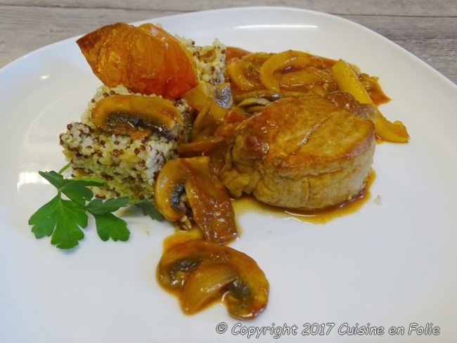 Filet mignon au paprika champignons et poivrons, chips de tomate ...