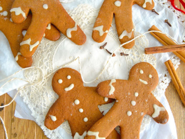 Petits bonhommes en pain d'épices (vegan) - Recette par Rosenoisettes