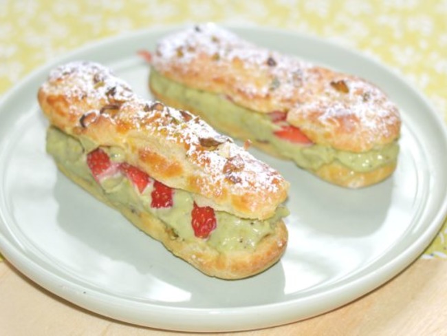Eclair pistache fraise - Recette par Cooking and Bon Appetit
