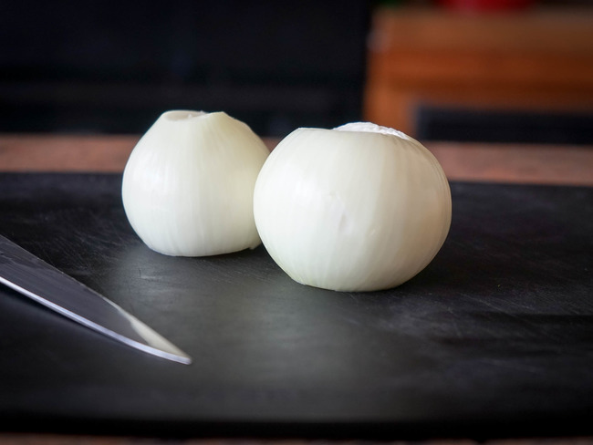 Ciseler un oignon - Garniture aromatique pour les sauces, la duxelles ...