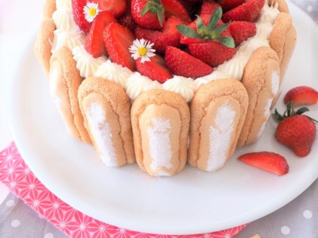 La charlotte aux fraises, c’est trop facile ! - Recette par Les petits ...