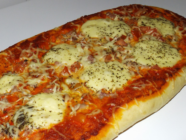 Pizza Au Pesto Rosso Jambon Cru Et Mozzarella Recette Par ça Ne Sent