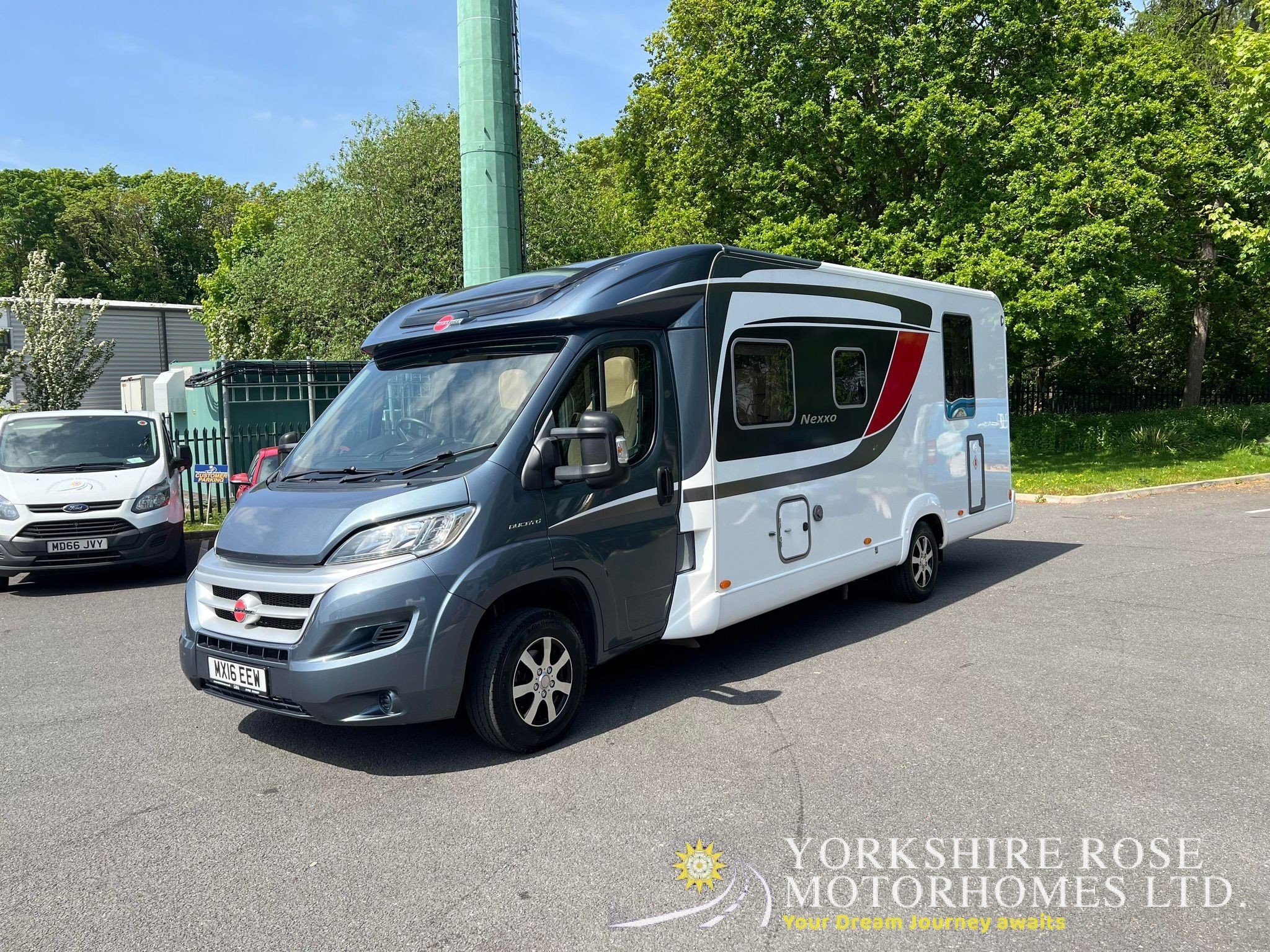 2016 Burstner Nexxo Grey/white