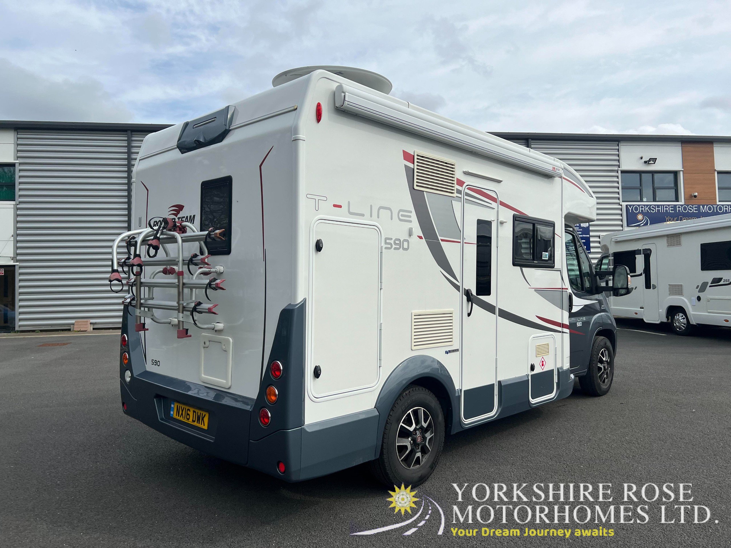 2016 Roller Team T-line 590 White