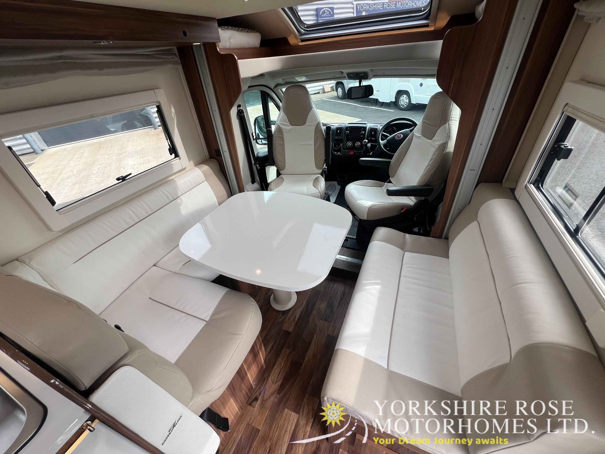 2016 Roller Team T-line 590 White