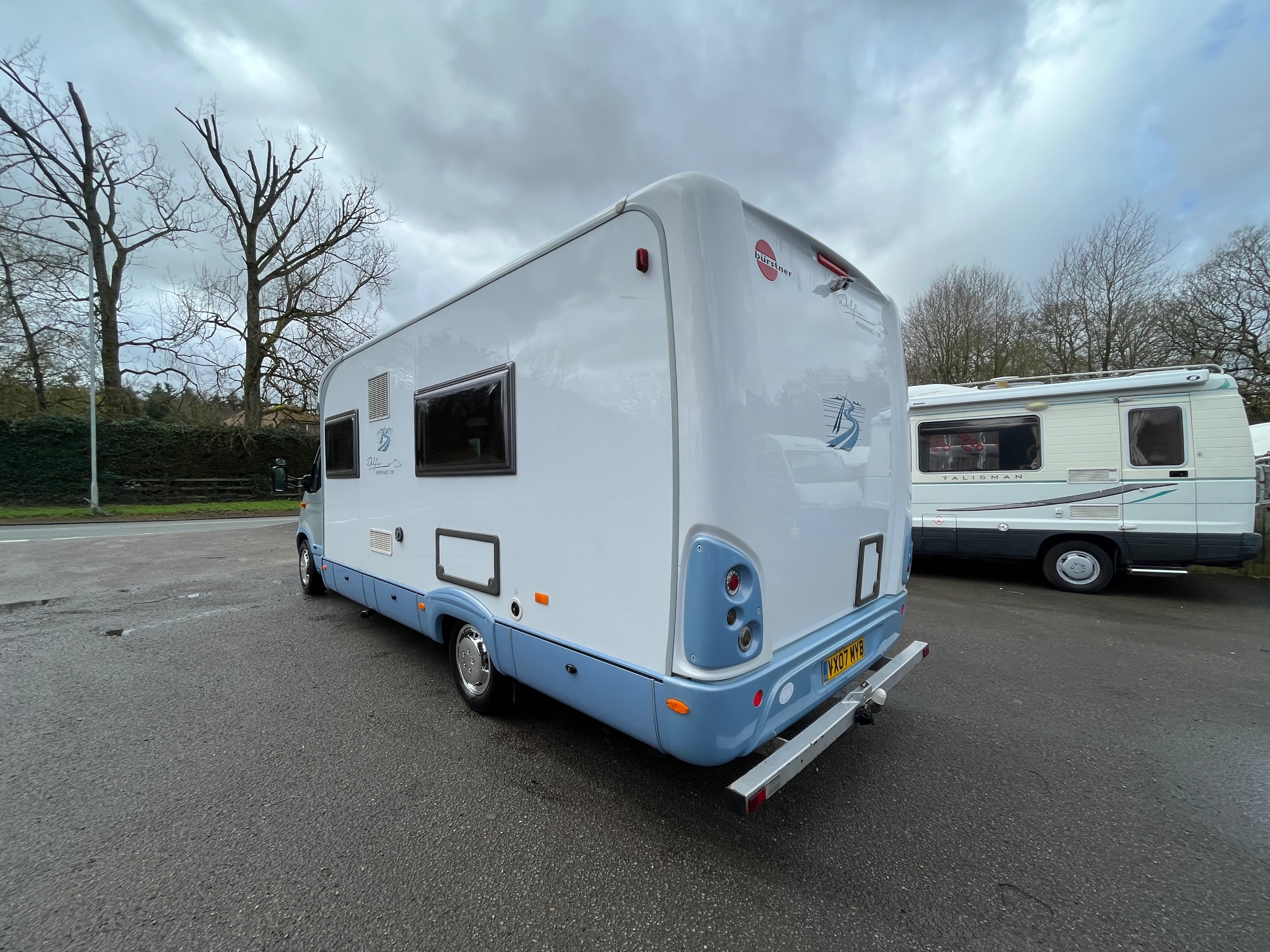 2007 Burstner Delfin Performance T700 White