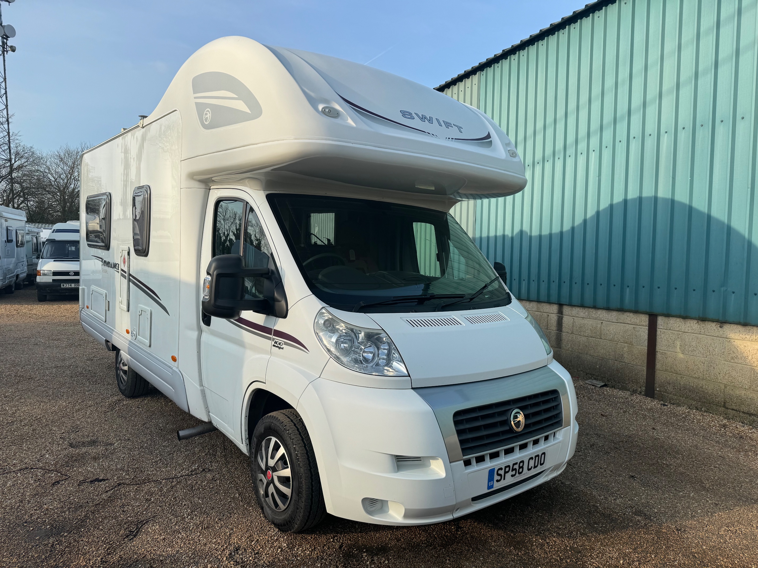 2009 Swift Sundance 590 Rl White