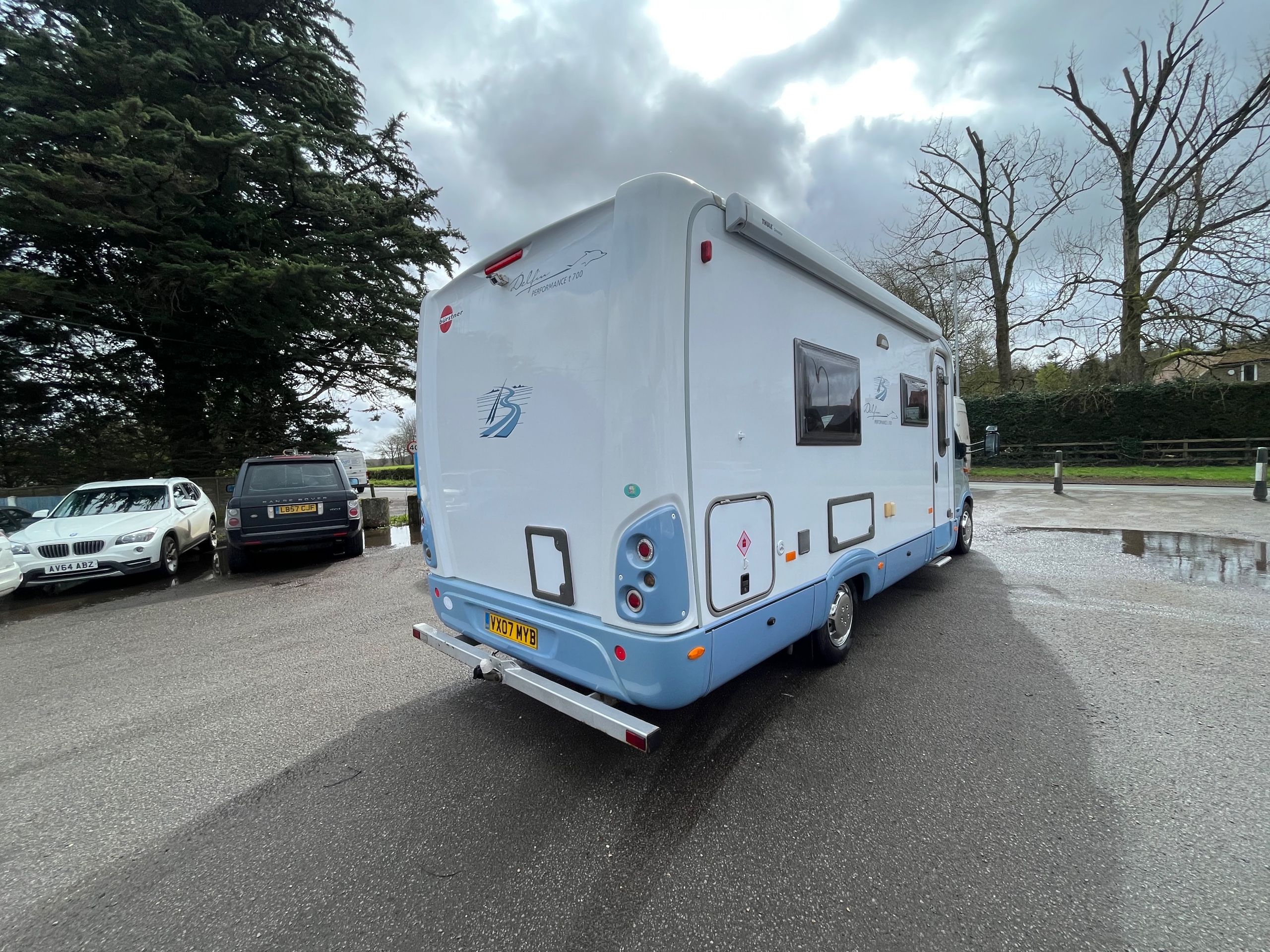 2007 Burstner Delfin Performance T700 White