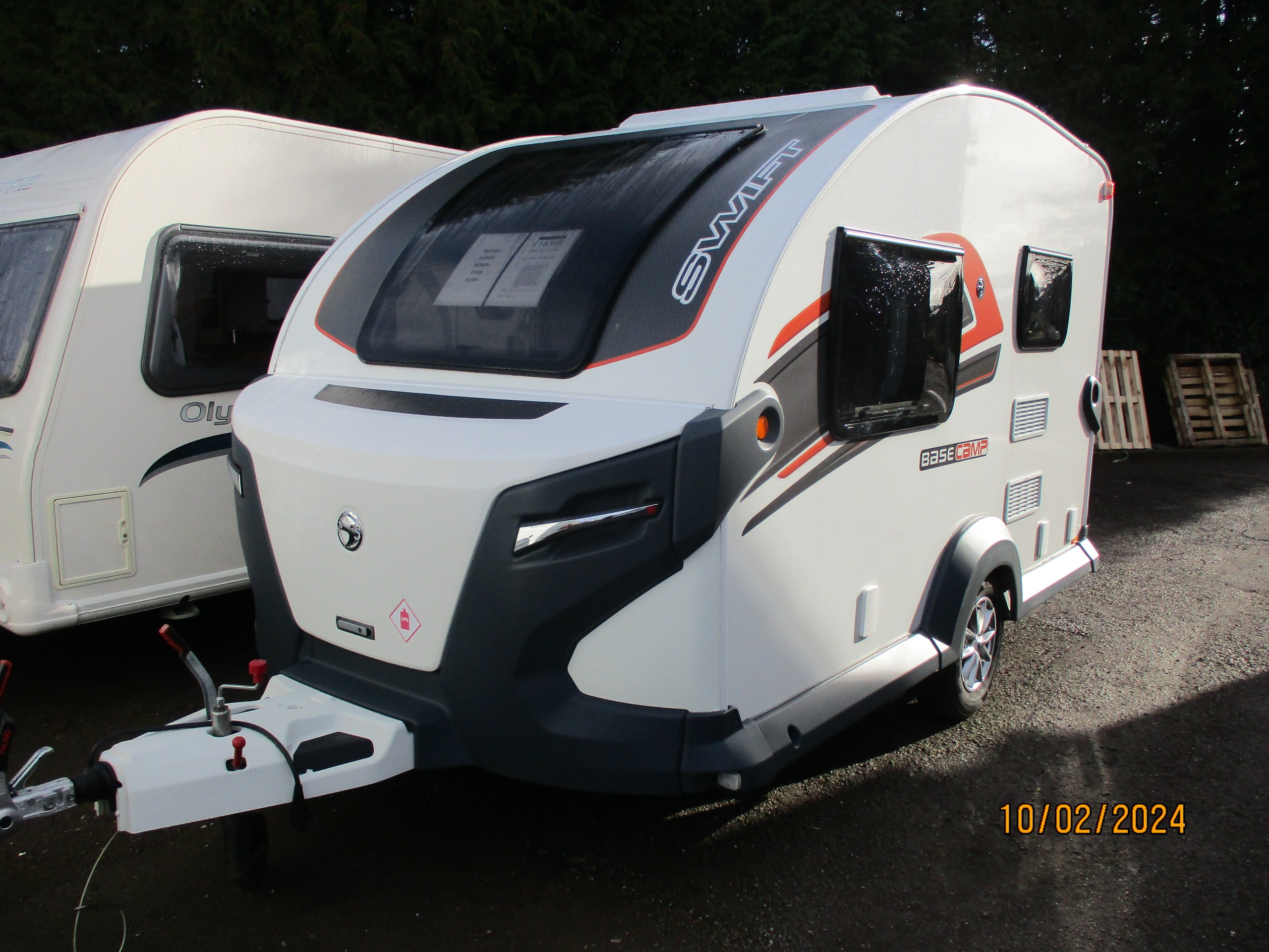 2019 Swift Basecamp White