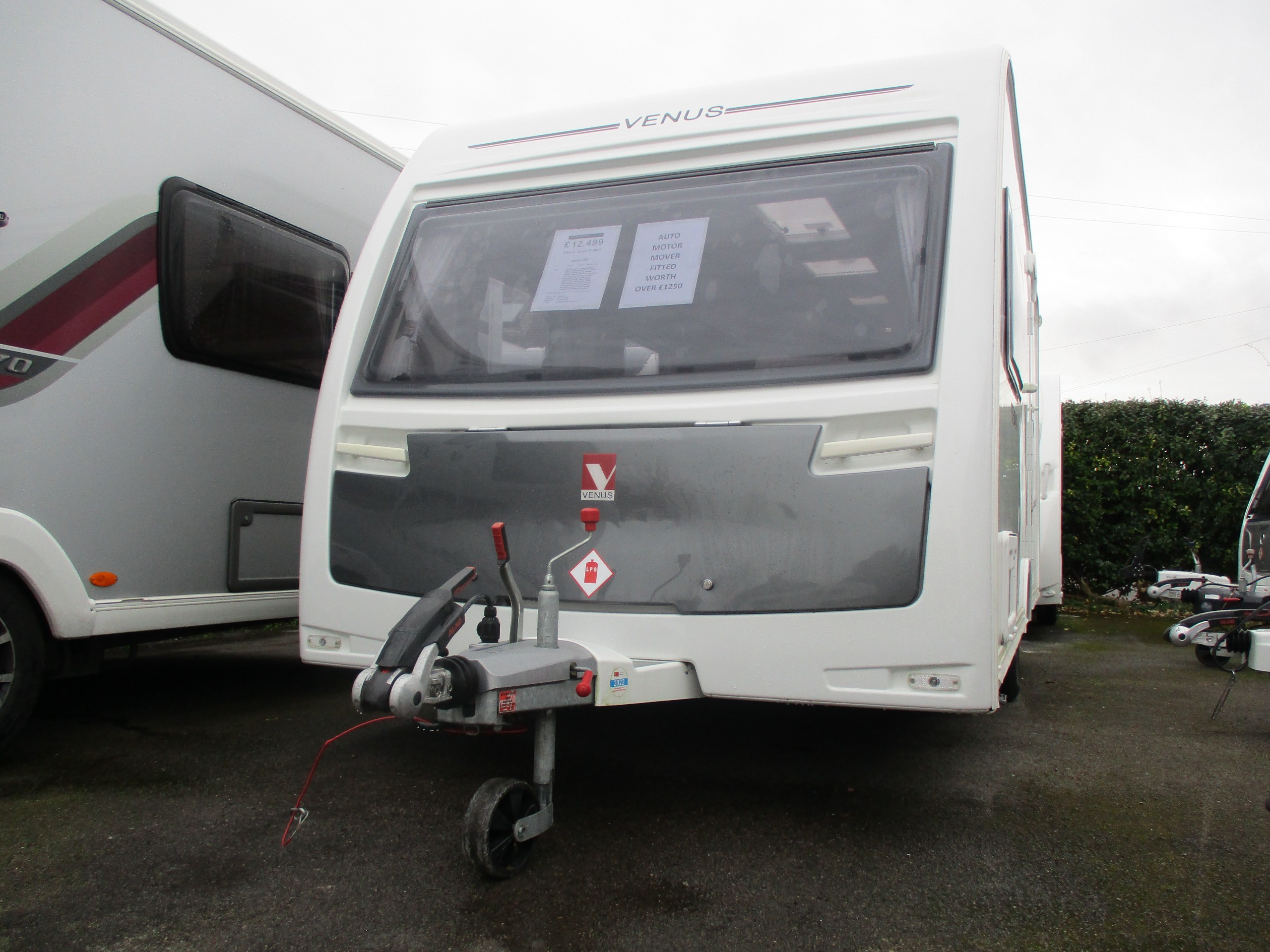 2019 Lunar Venus 460/2 White