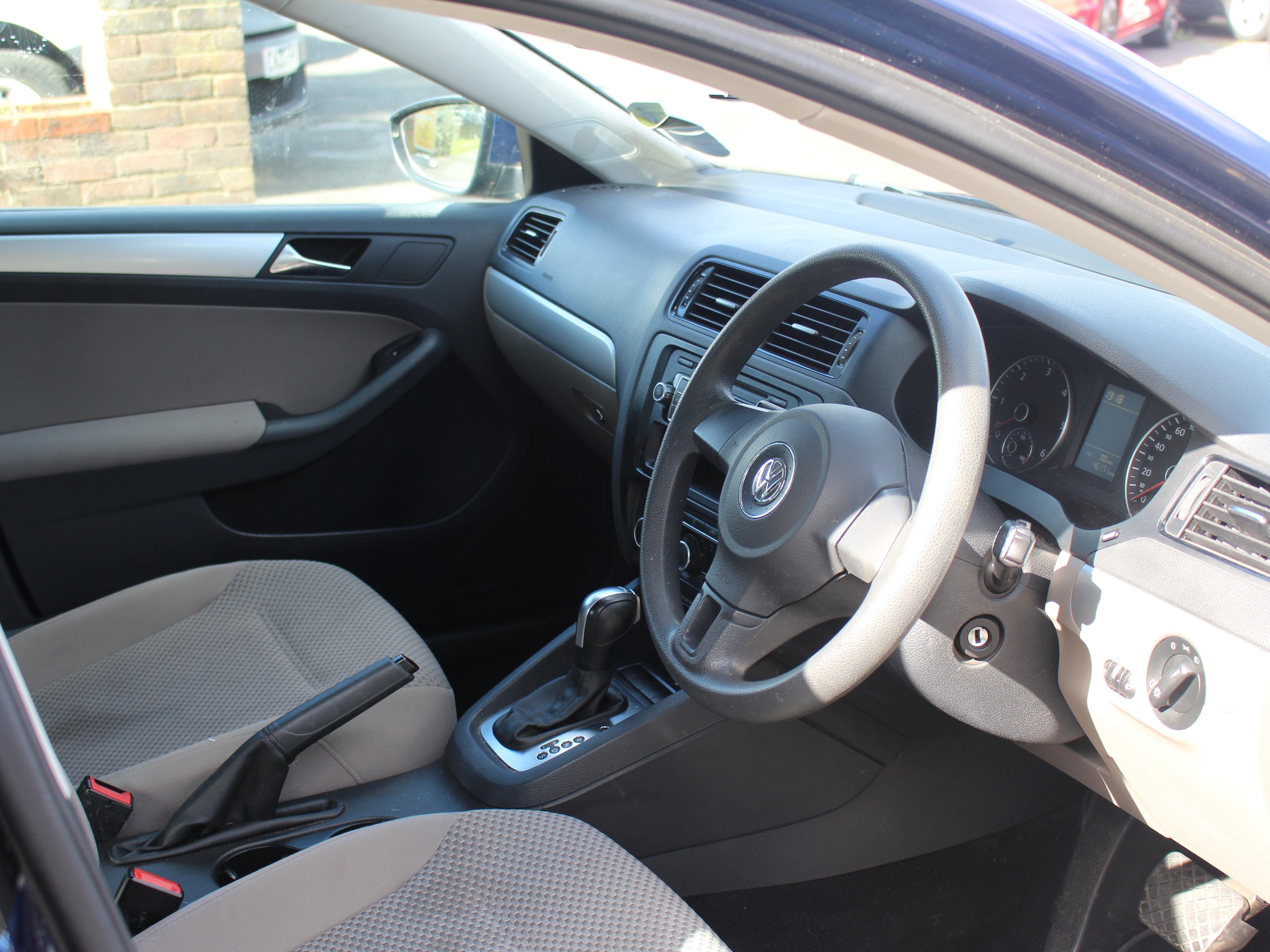 Volkswagen Jetta 1.6 TDI CR Bluemotion Tech S 4dr DSG 2011