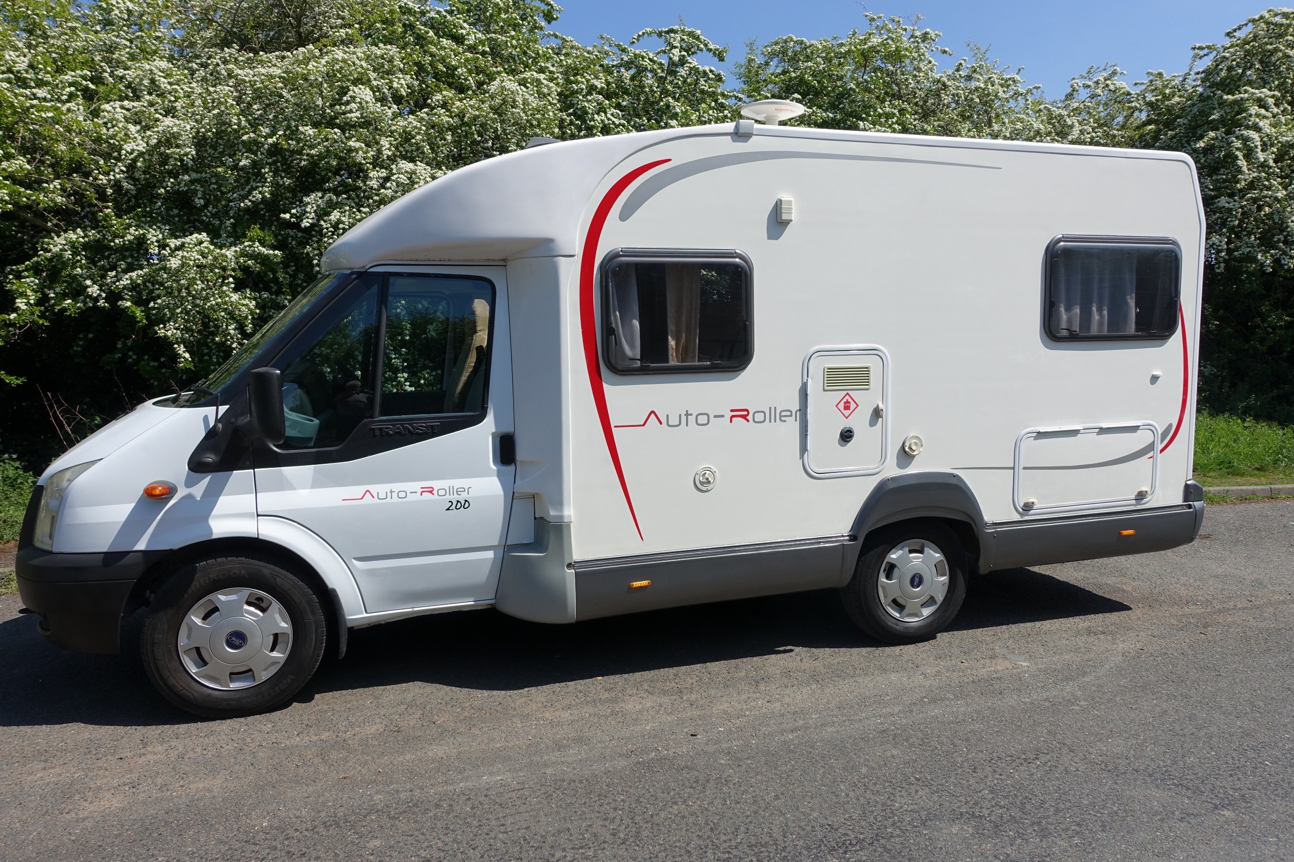 2012 Roller Team Auto-roller 200 White