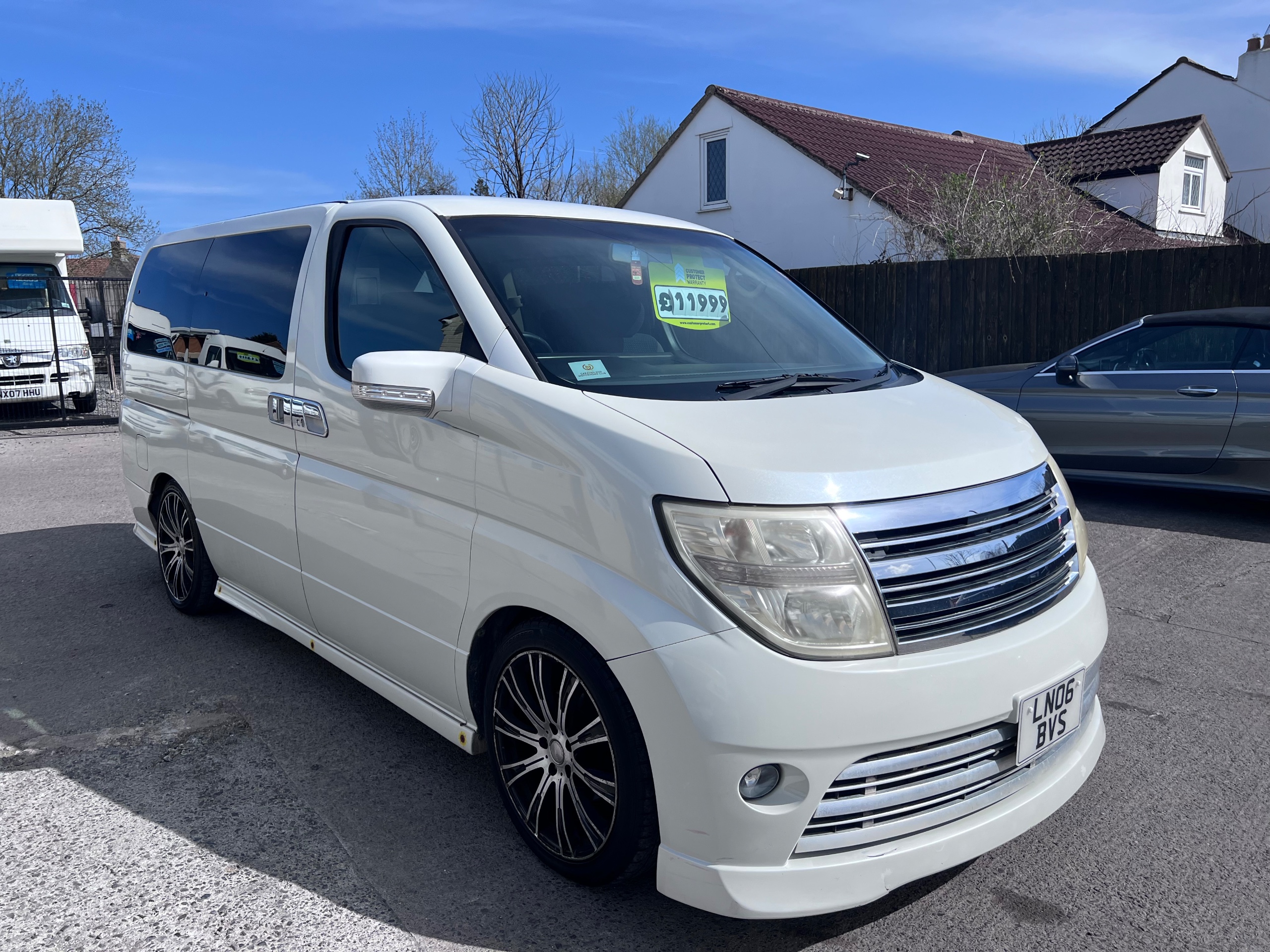 2006 Nissan Elgrand White
