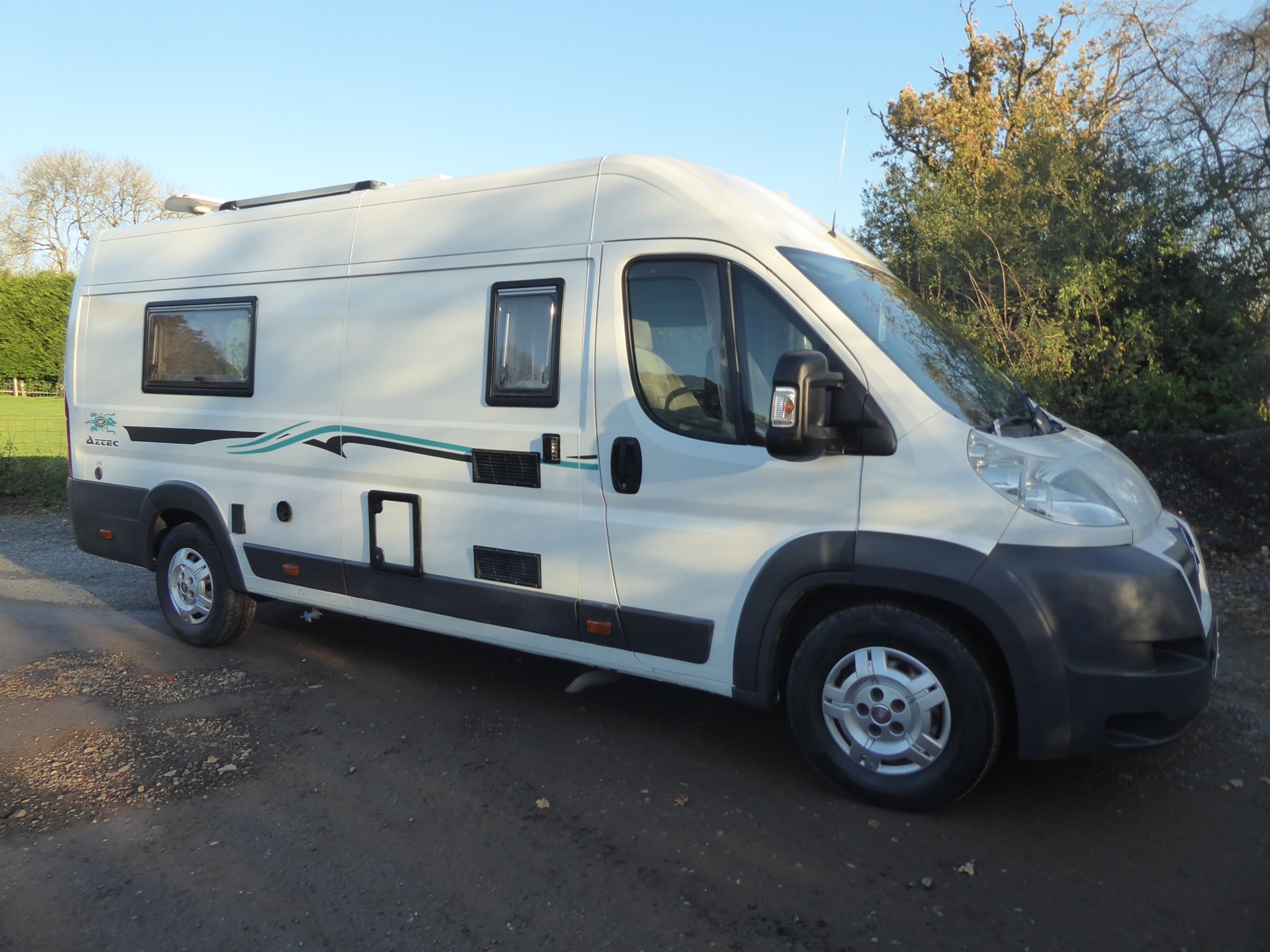 2007 Devon Aztec White