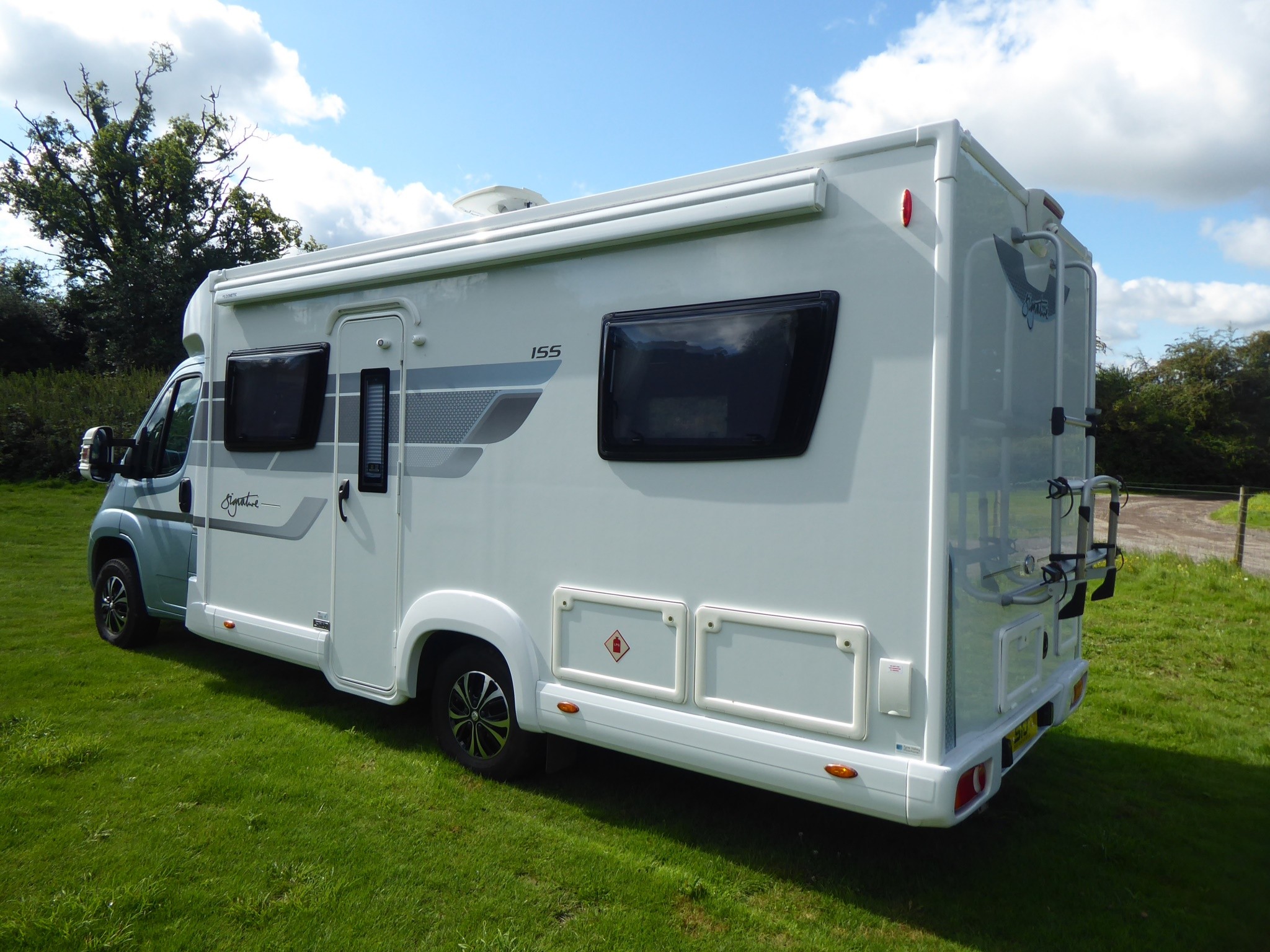 2020 Elddis Autoquest 155 Blue