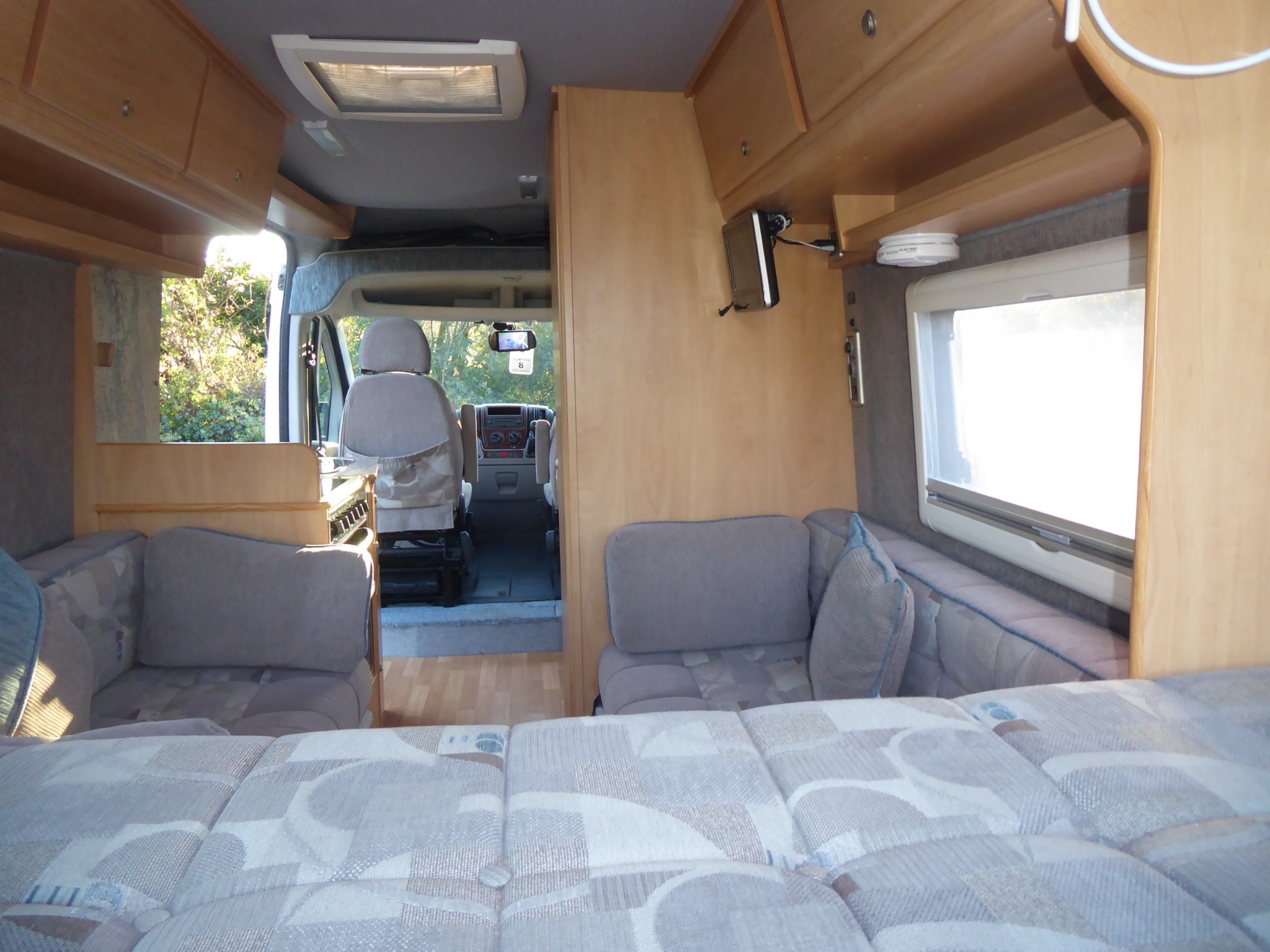 2007 Devon Aztec White