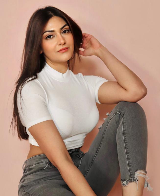 Yesha Sagar, Actor, Ontario