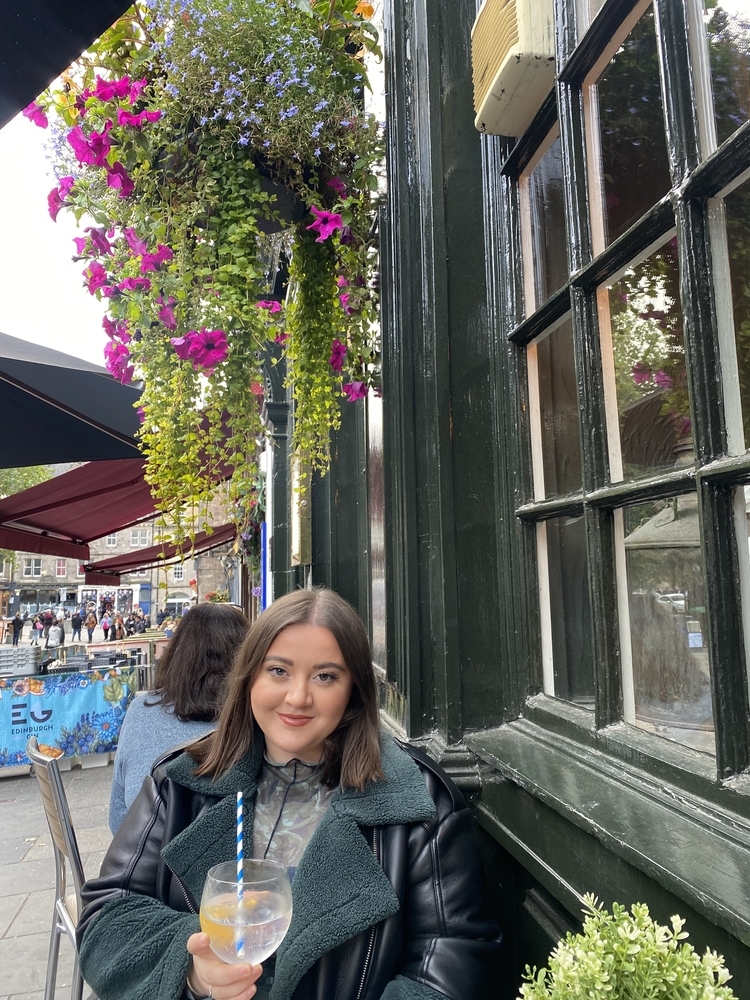 Carmen Farr, Make-up Artist, Hair Stylist, North west