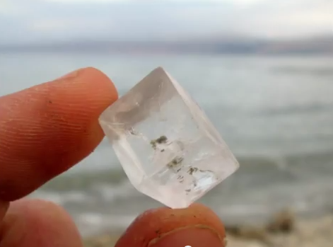 The strange salt cube natural phenomenon of the Dead Sea