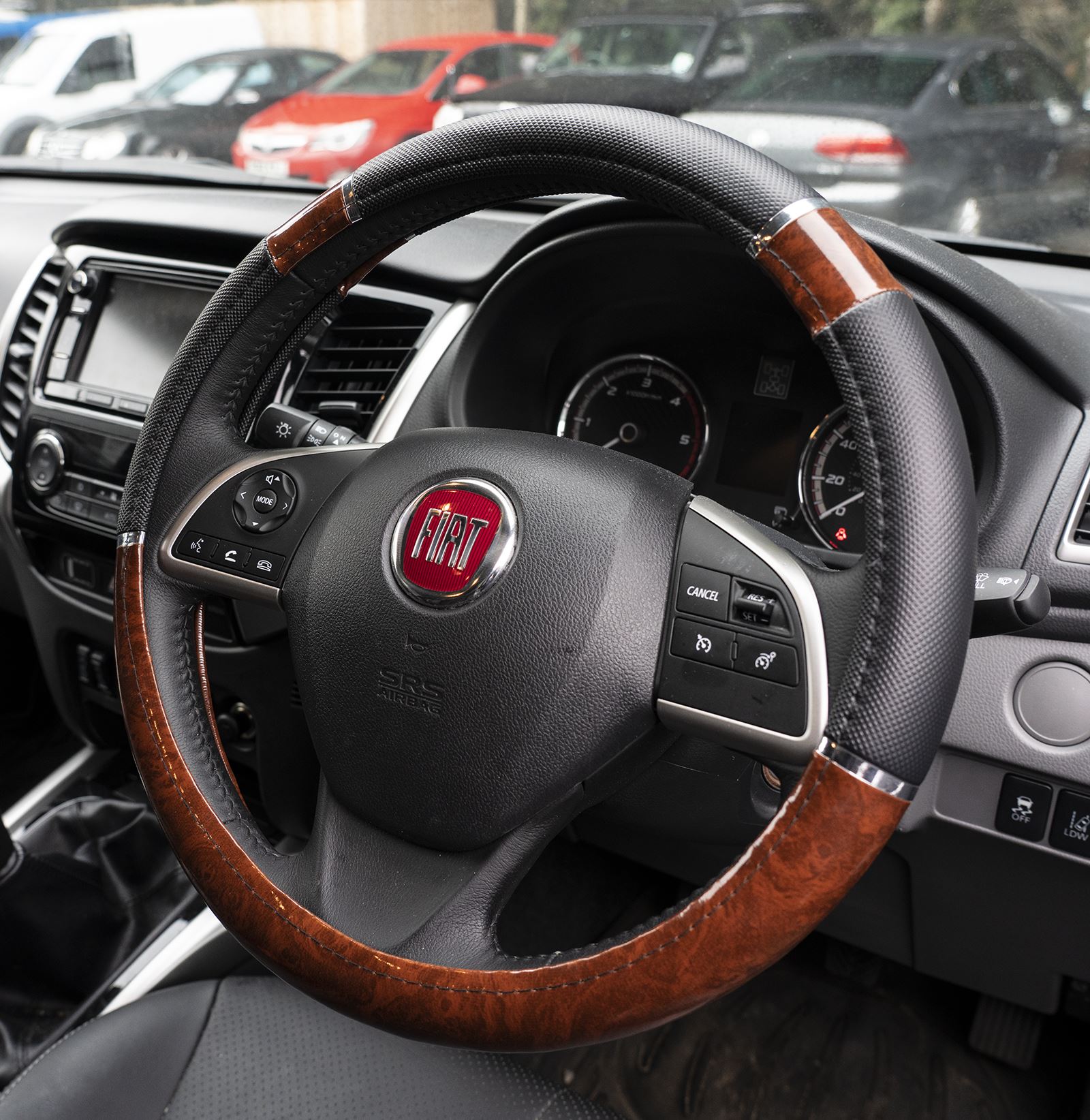 Wood Effect & Black Luxury Steering Wheel Cover fits Land Rover ...