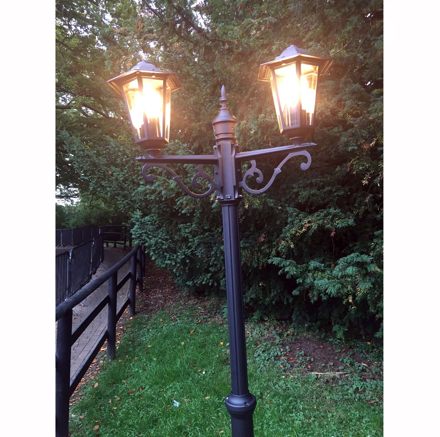 2m Tall Outdoor Traditional Victorian Style Double Garden Patio Lamp ...