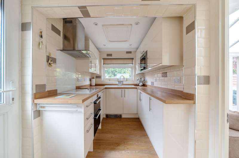 Property for Sale in Lucking Lane, Bognor Regis, Po22 | Nethouseprices.com