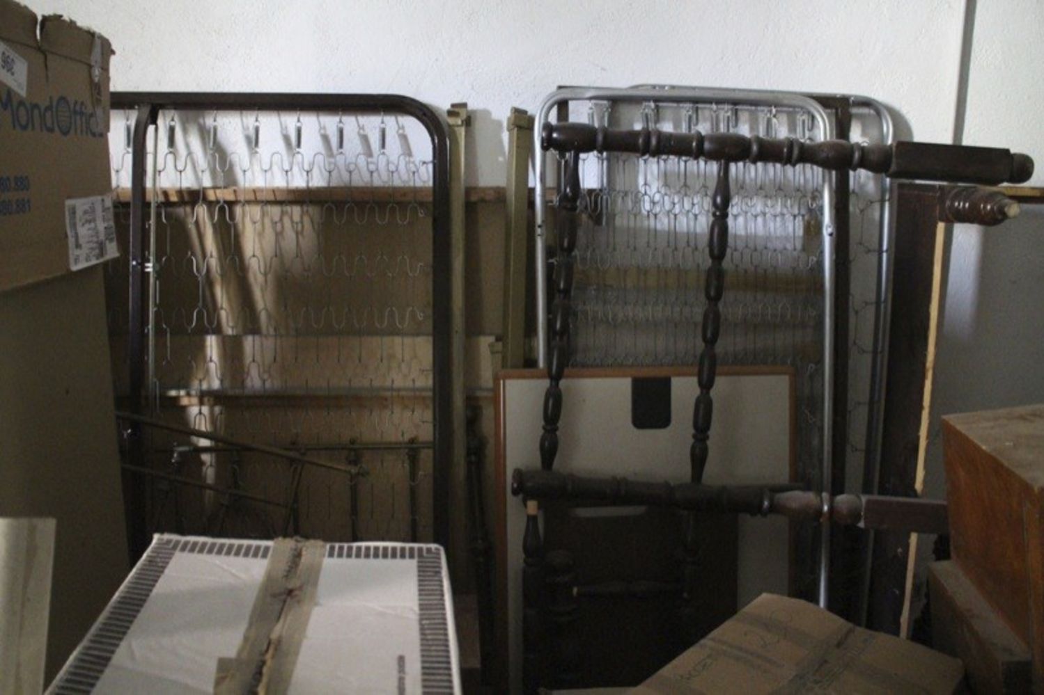 Lot Unassembled furniture