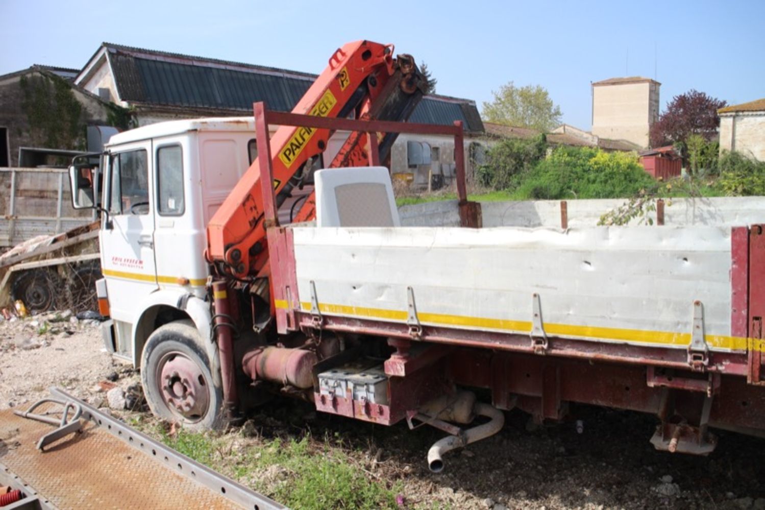 Lot Autocarro Iveco Unic