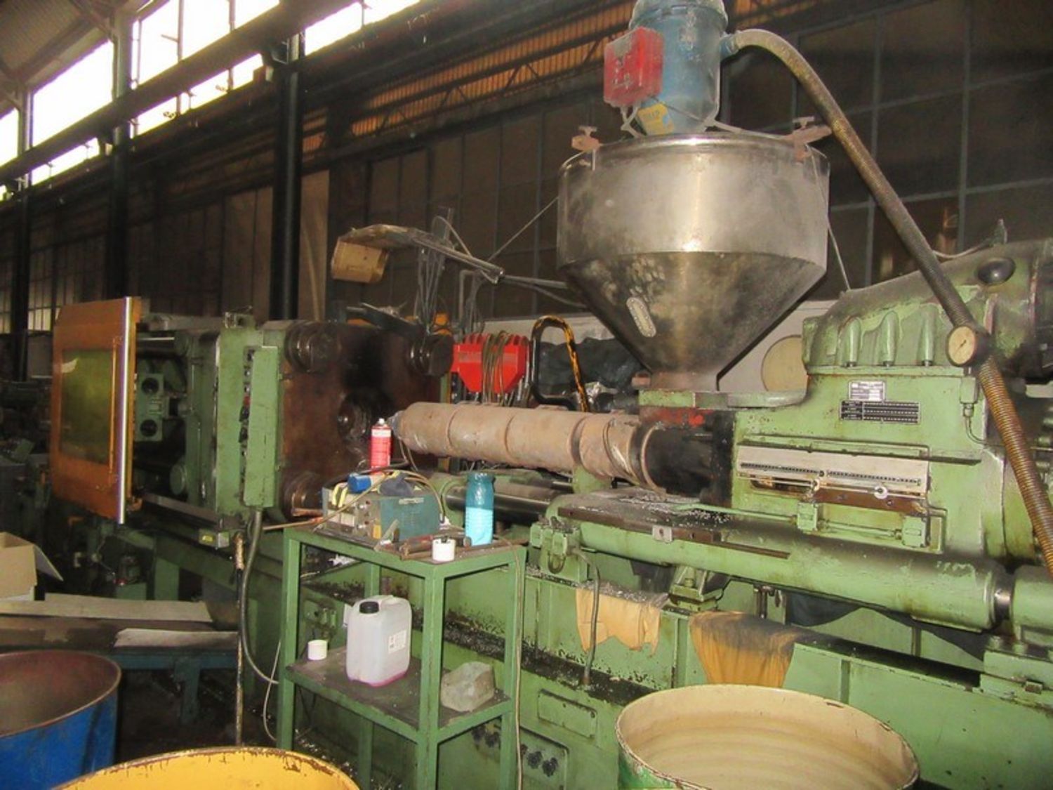 Lot Injection moulding machine Idra