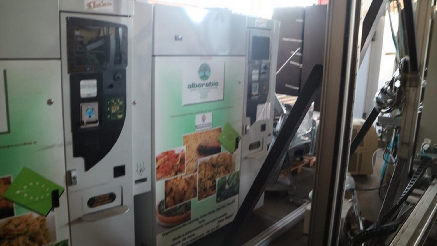 Lot Vending machines Bicom