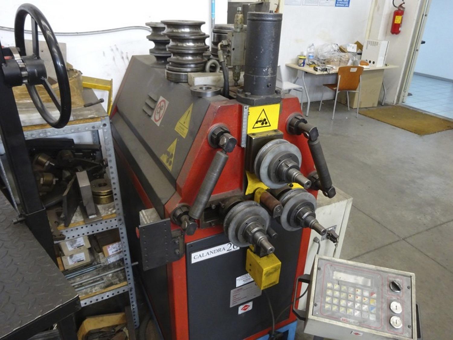 Lot Bending machine Tauring Delta 40