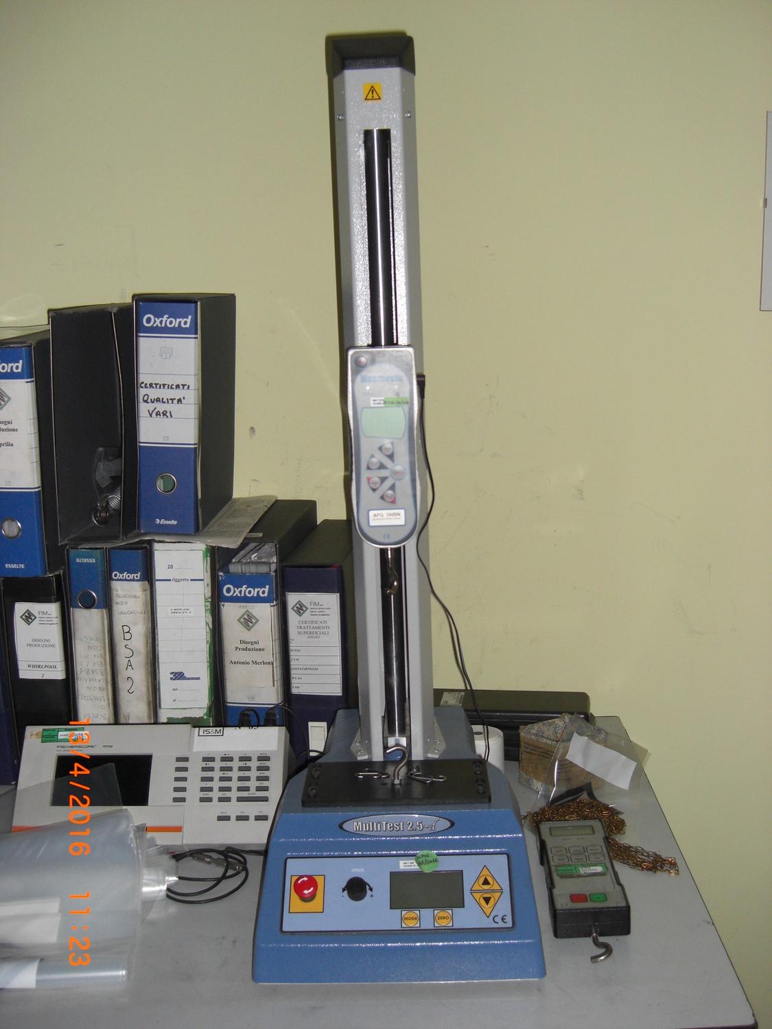 Lot Versatest soft load testing machines