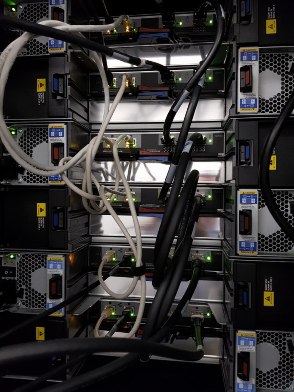 Lot Storage system NetApp FAS 8060