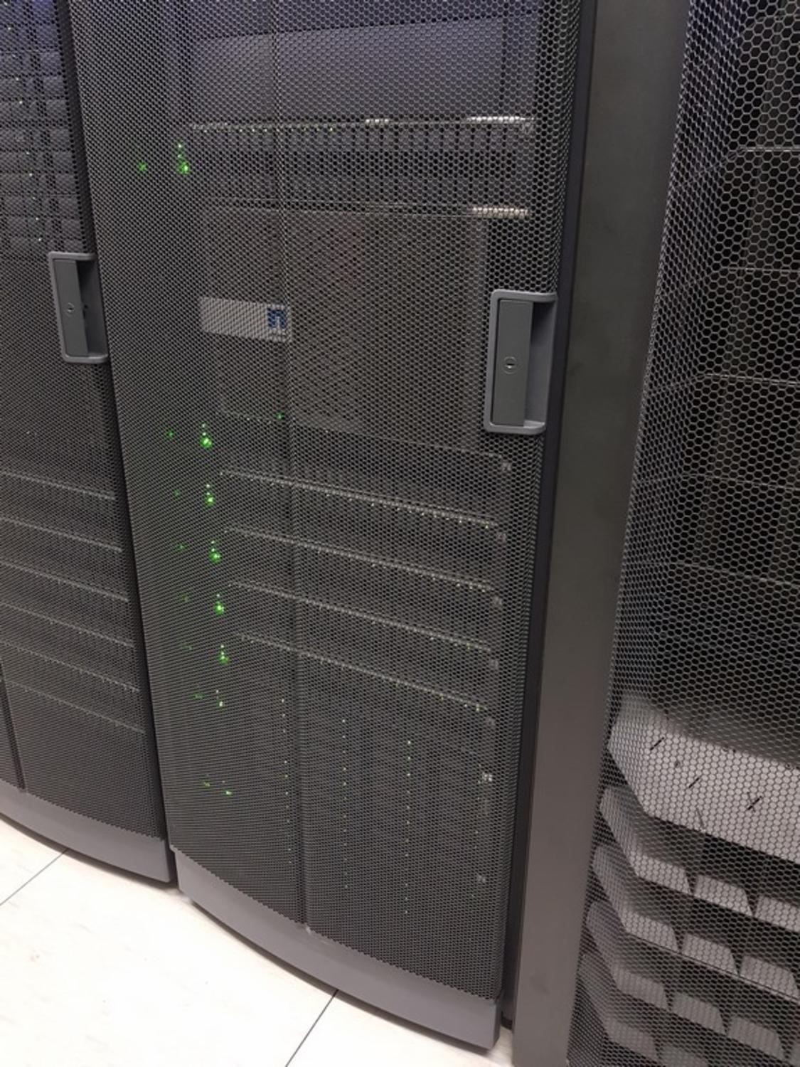 Lot Storage system NetApp FAS 8060