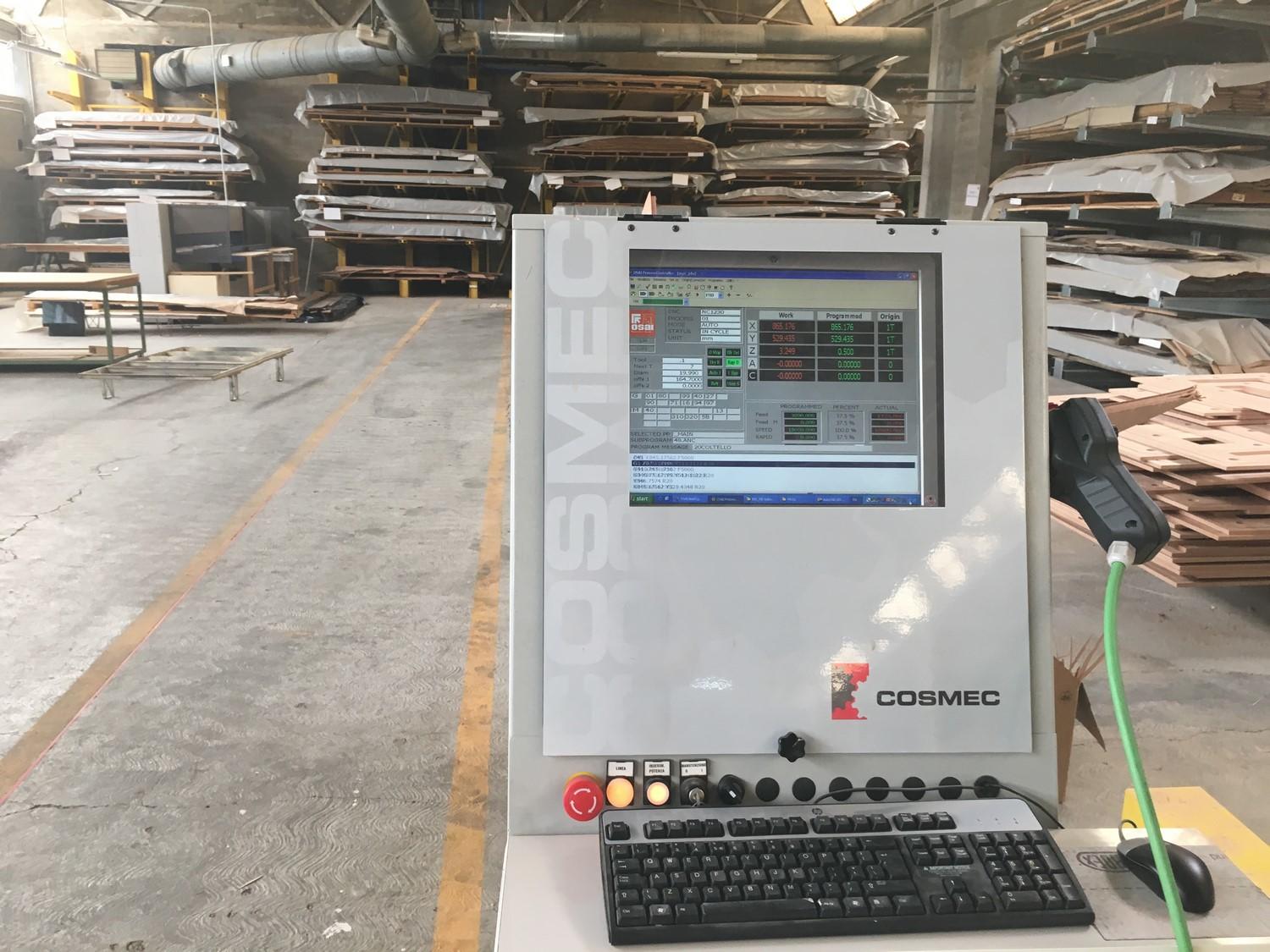 Lot Cosmec Conquest CNC Machine