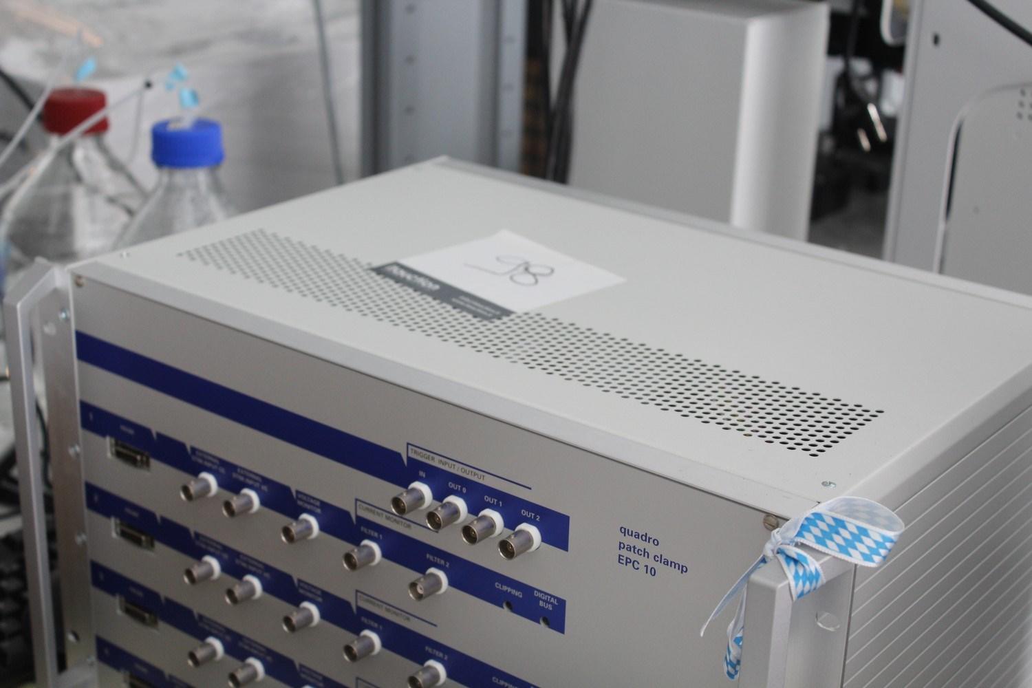 Lot Automatic patch-clamp system