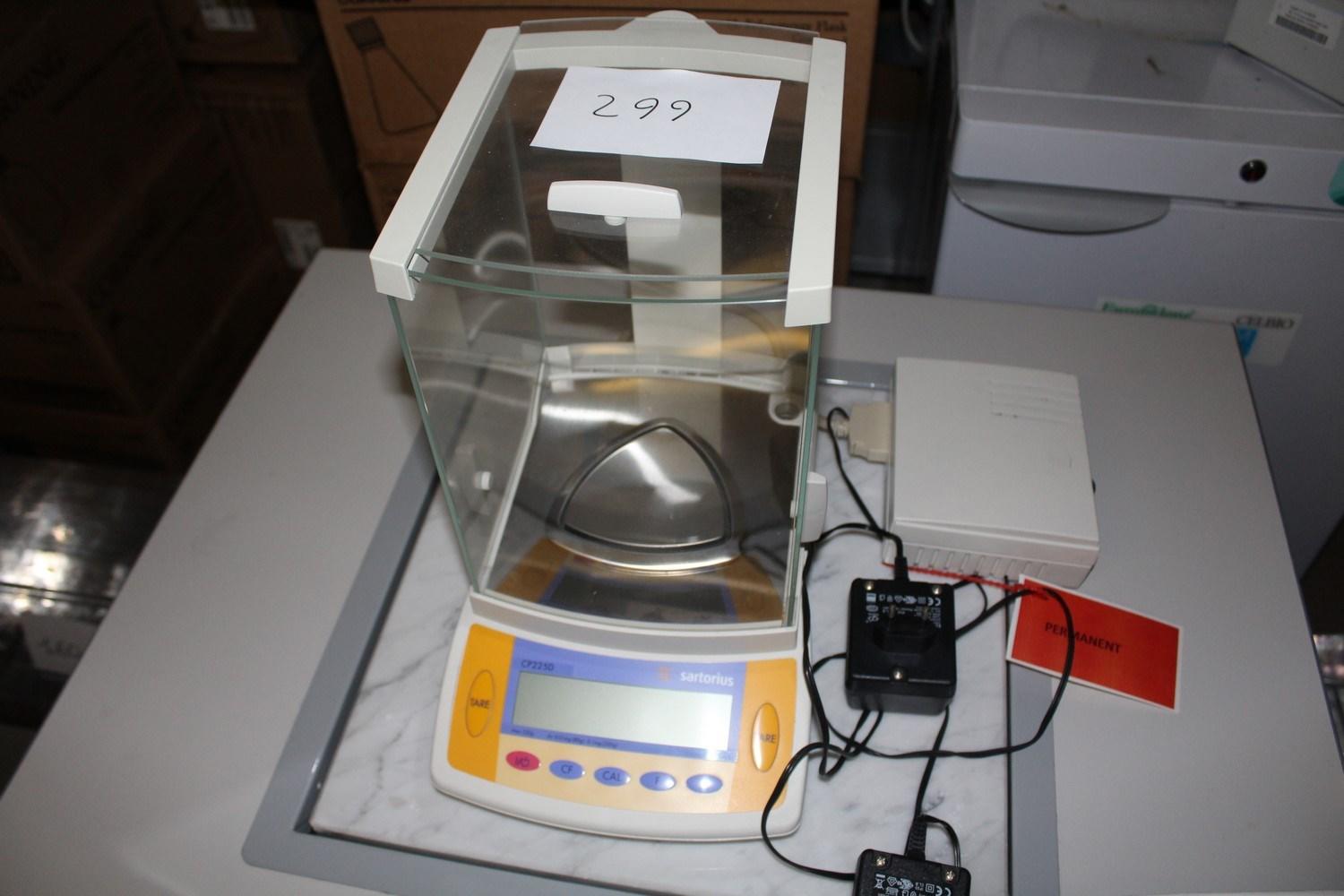 Lot Sartorius scale