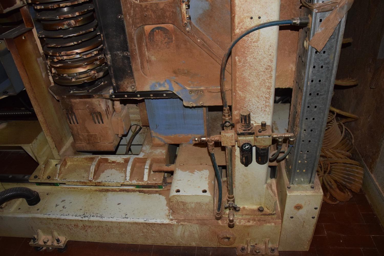 Lot Gmc side-shift machine