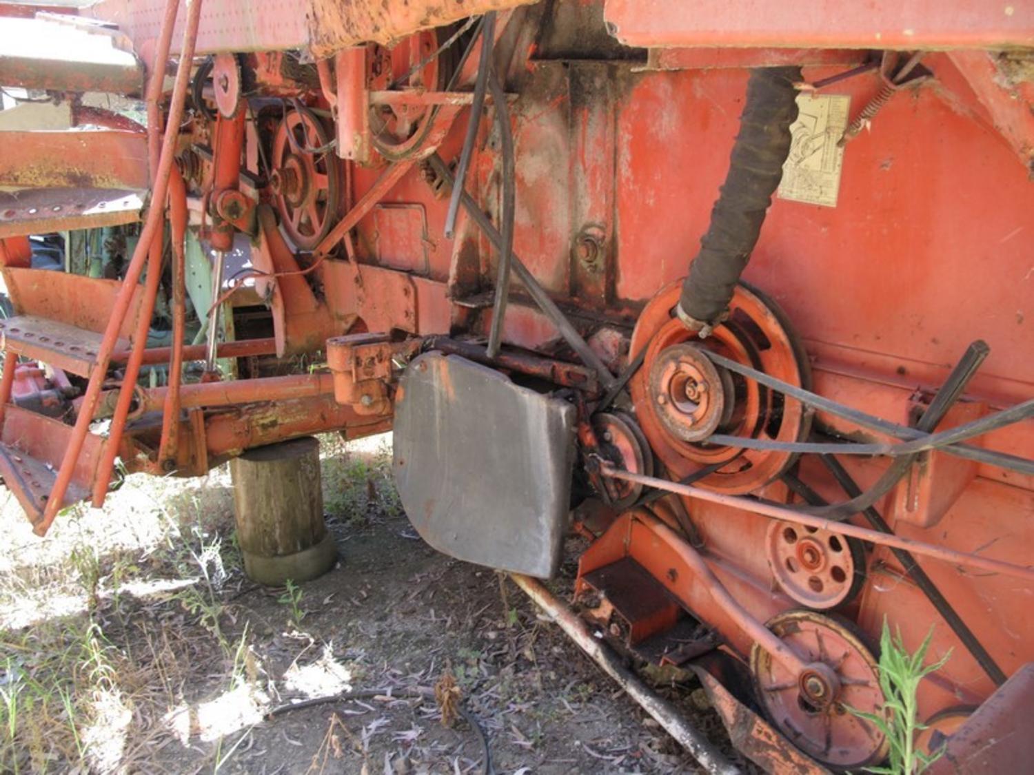 Lot Laverda Combine harvester
