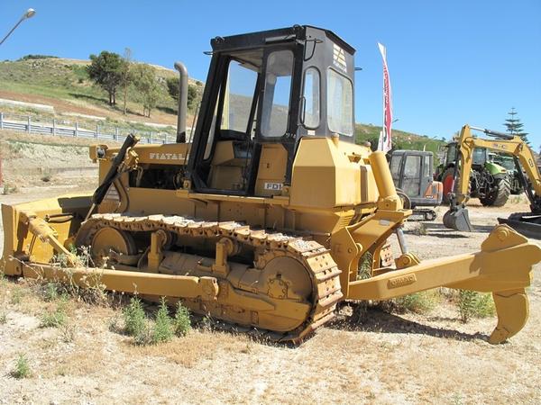Lot Fiat crawler bulldozer