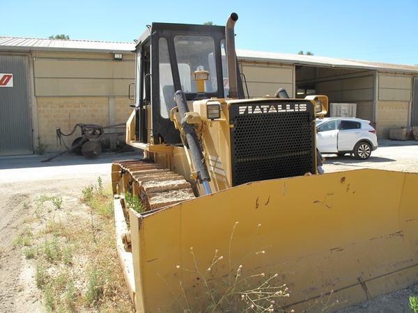 Lot Fiat crawler bulldozer