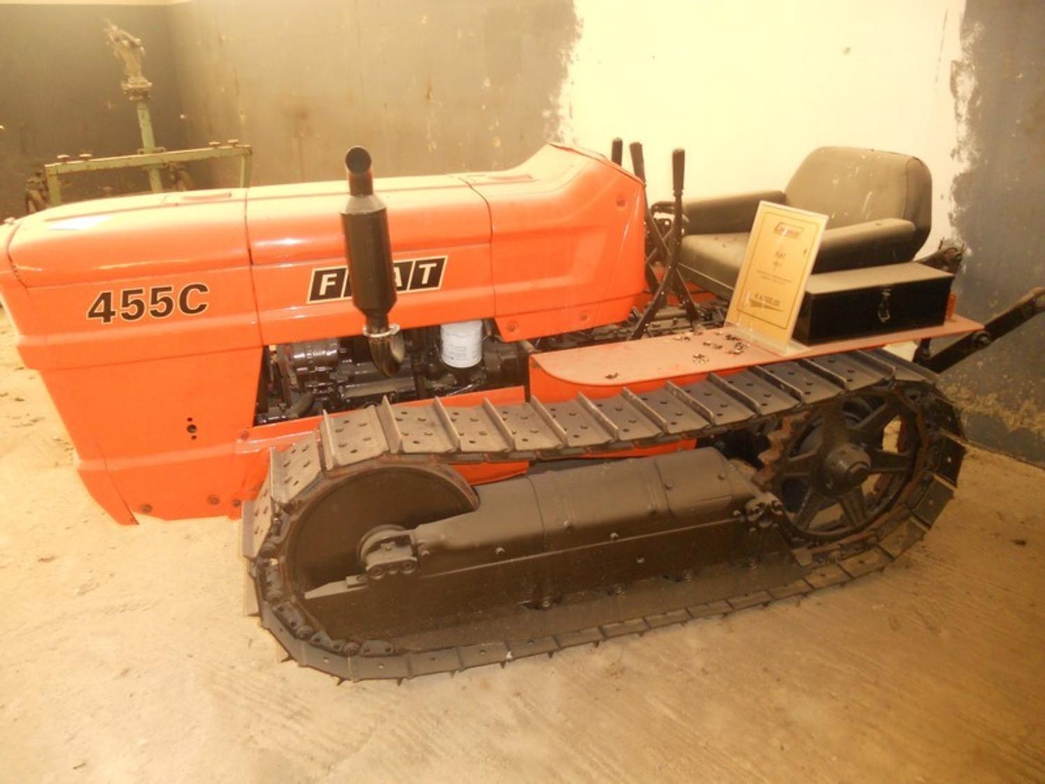 Lot Fiat crawler tractor