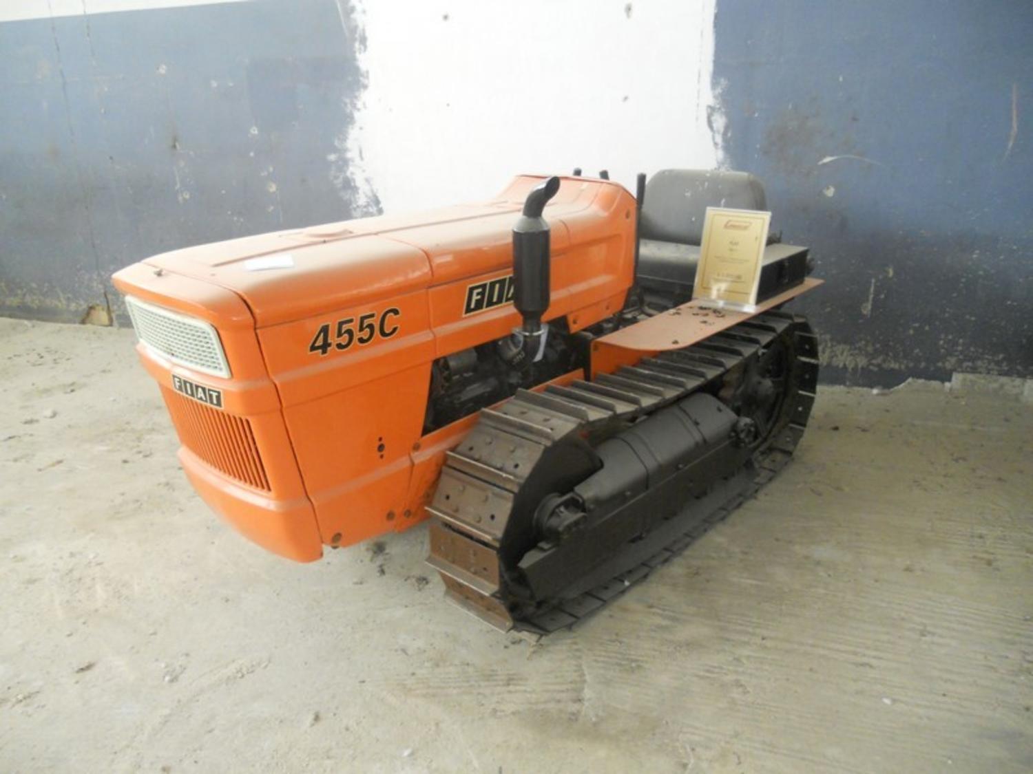 Lot Fiat crawler tractor