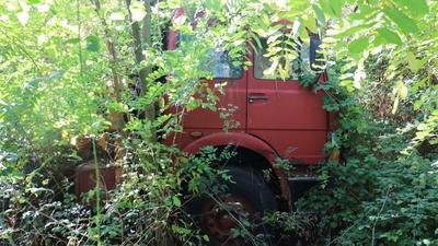 Lot Fiat 220 road tractor with crane