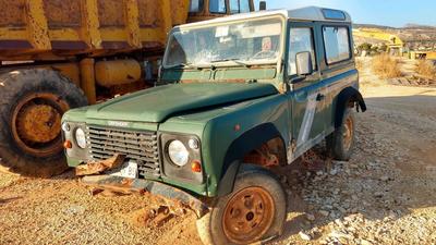 Lot Land Rover LD Defender Car