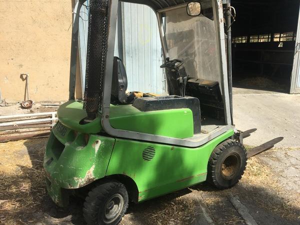 Lot Cesab lift truck