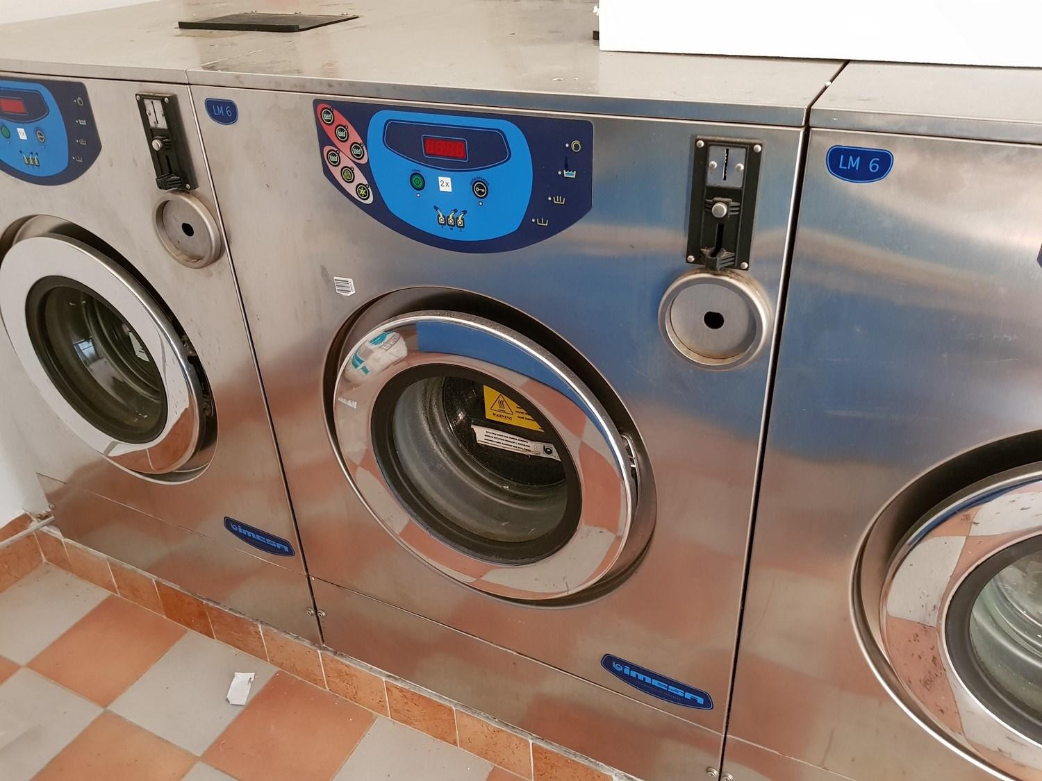Lot Imesa industrial washing machine