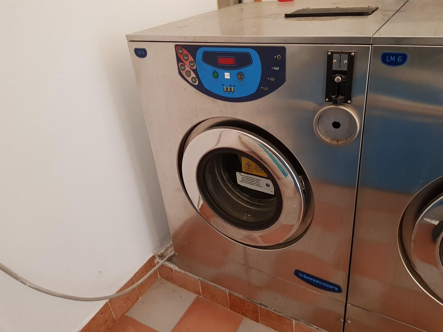 Lot Imesa industrial washing machine