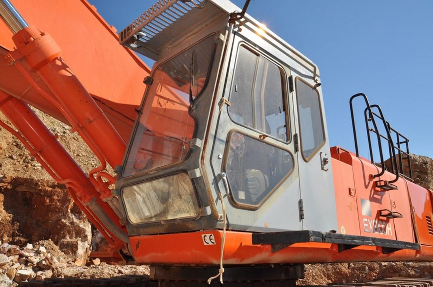 Lotto Escavatore cingolato Fiat Hitachi EX800