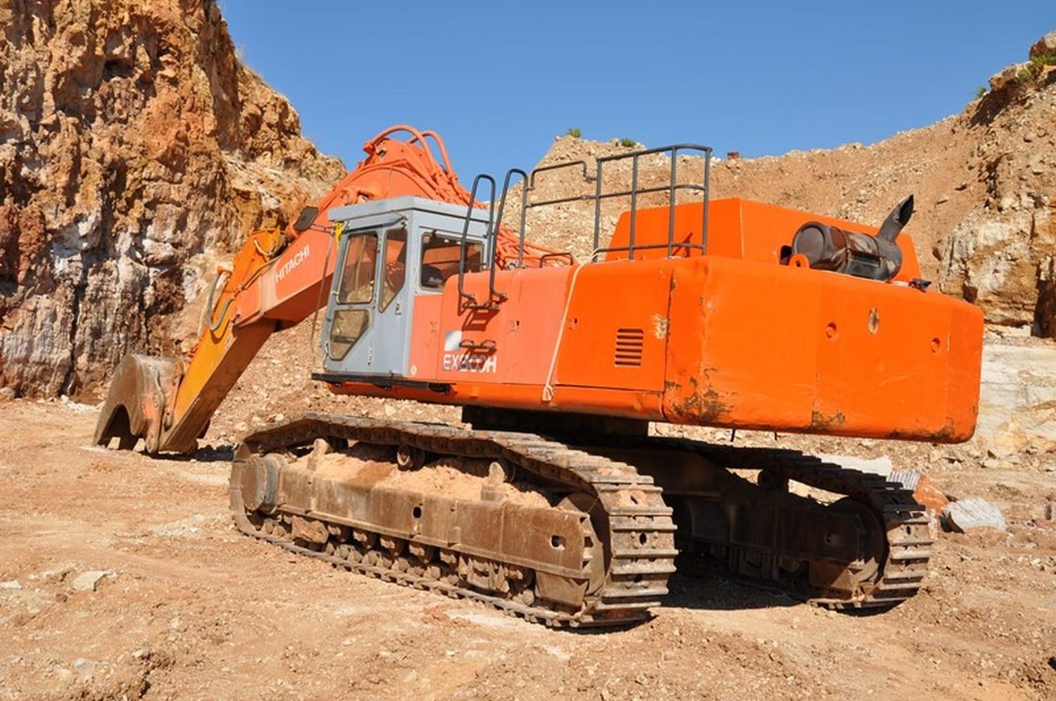 Lotto Escavatore cingolato Fiat Hitachi EX800